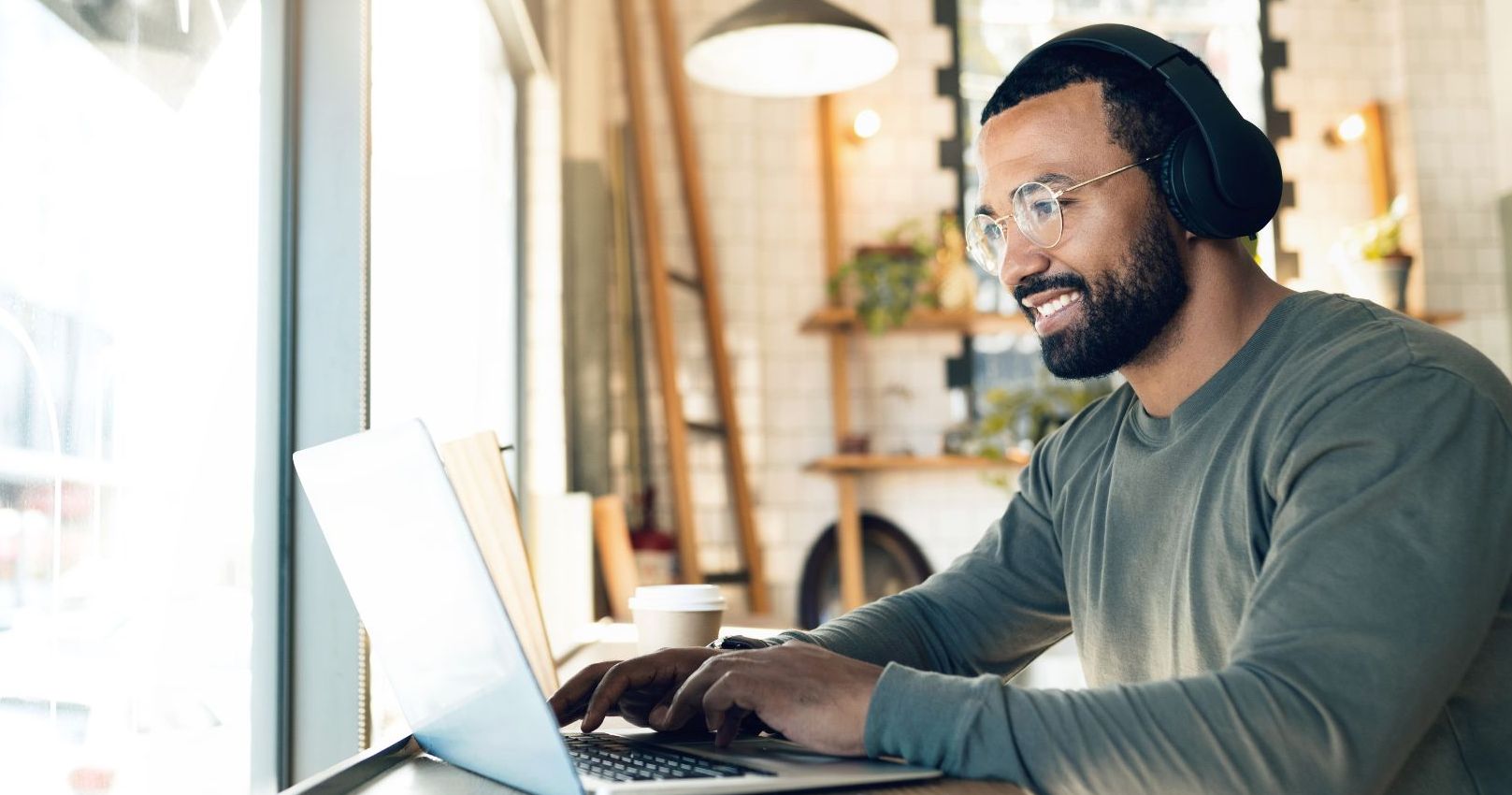 The Ultimate Guide to Audio File Formats for Transcription